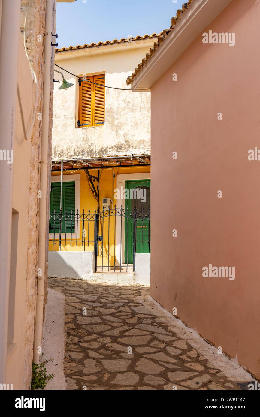 Greek islands typical alley hi-res stock photography and images - Alamy