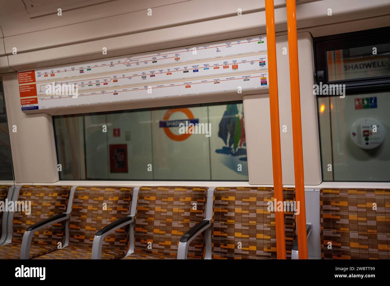 London underground map vector hi-res stock photography and images - Alamy