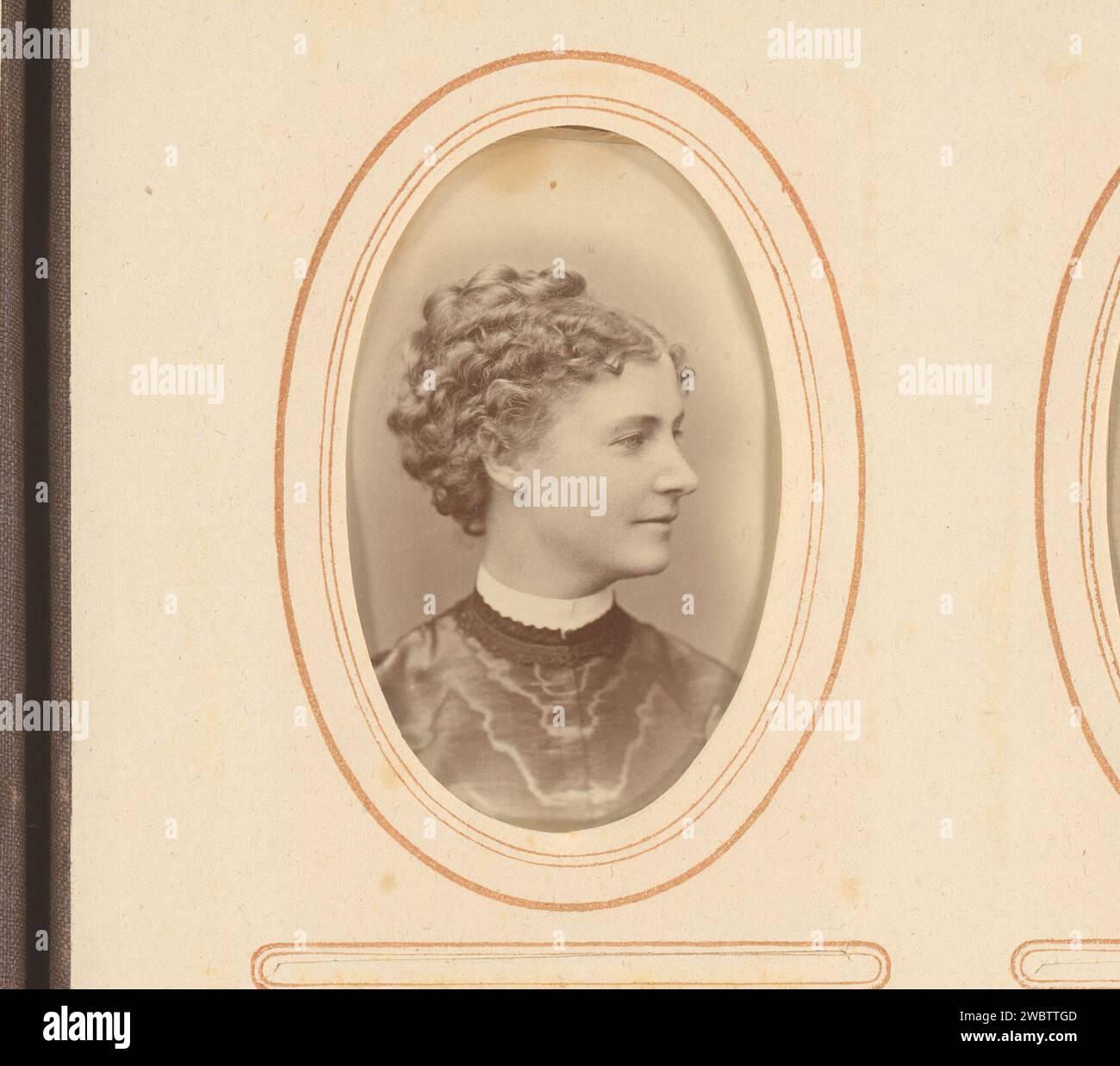 Portret Van Elise Hwasser, Bertha Valerius, 1879 Photograph. visit card This photo is part of an ...