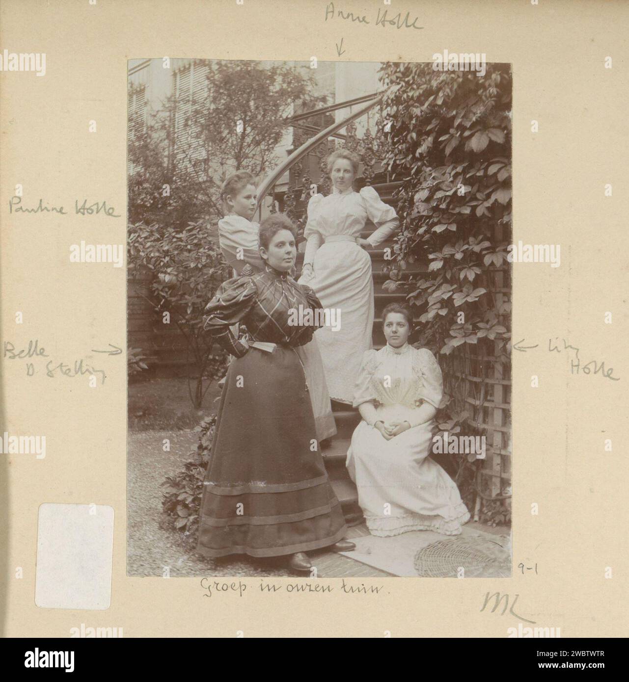 Group portrait of Pauline, Annie and Lily Holle and Belle Denninghoff ...