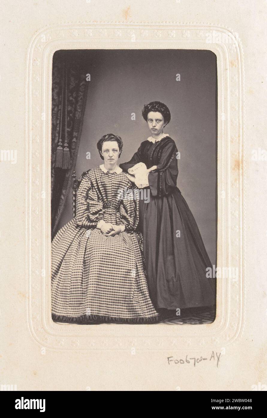 Portrait of two women, A. Nissen, 1860 - 1880 Photograph. visit card ...