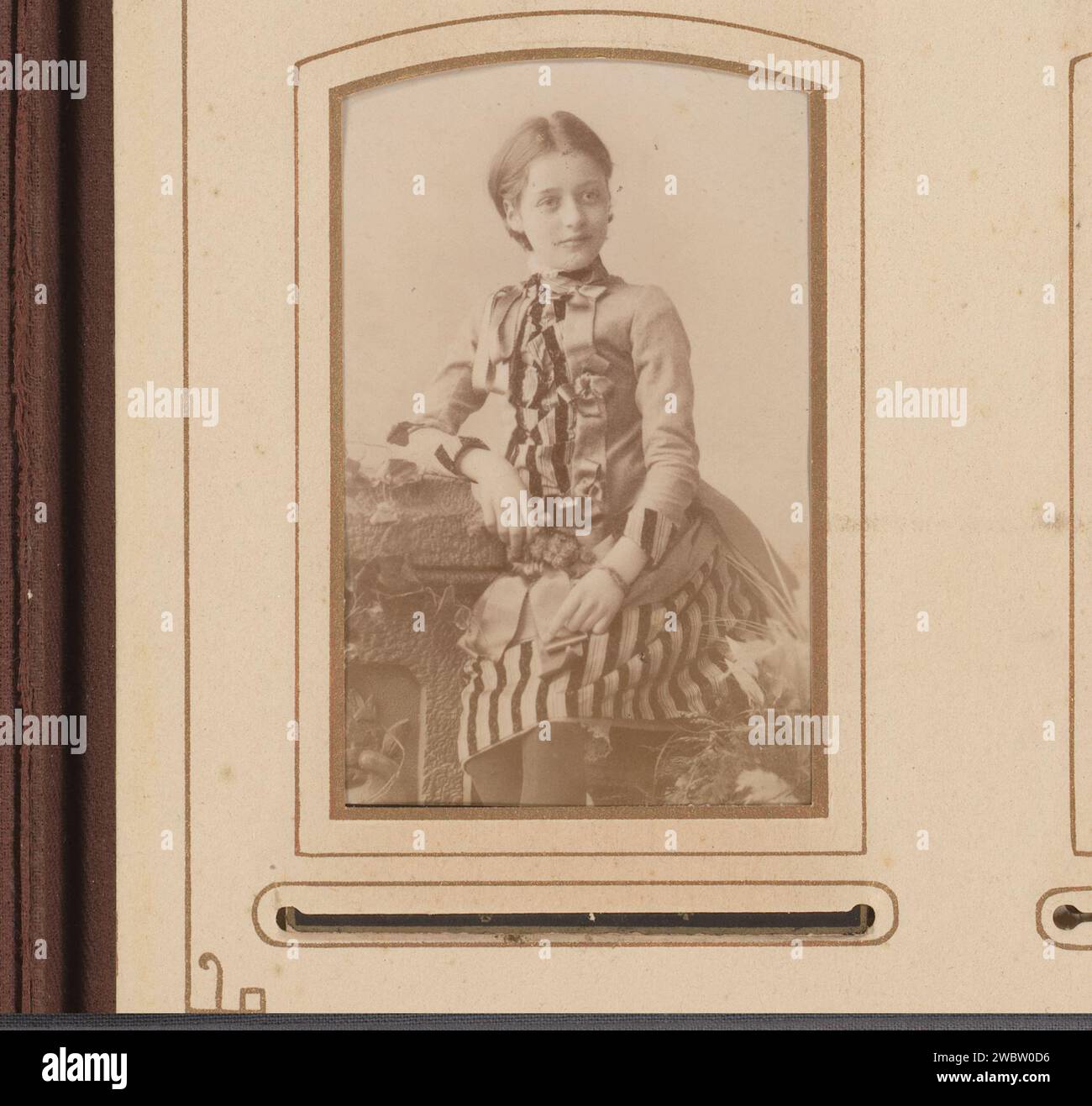 Portrait of a girl, Jacques Pilartz, 1875 - 1910 Photograph. visit card ...