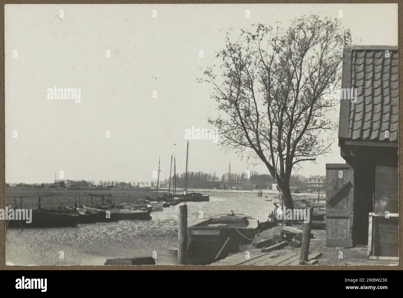Boats in a side port of the Amstel, Anonymous, c. 1910 - c. 1930 ...