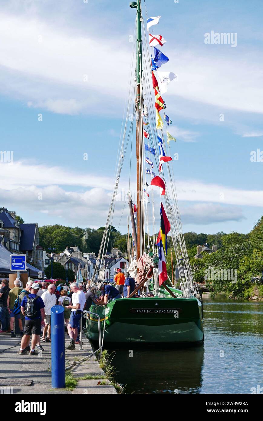 Cap-Sizun, Belle Angele party, Pont-Aven port, Finistere, Bretagne ...