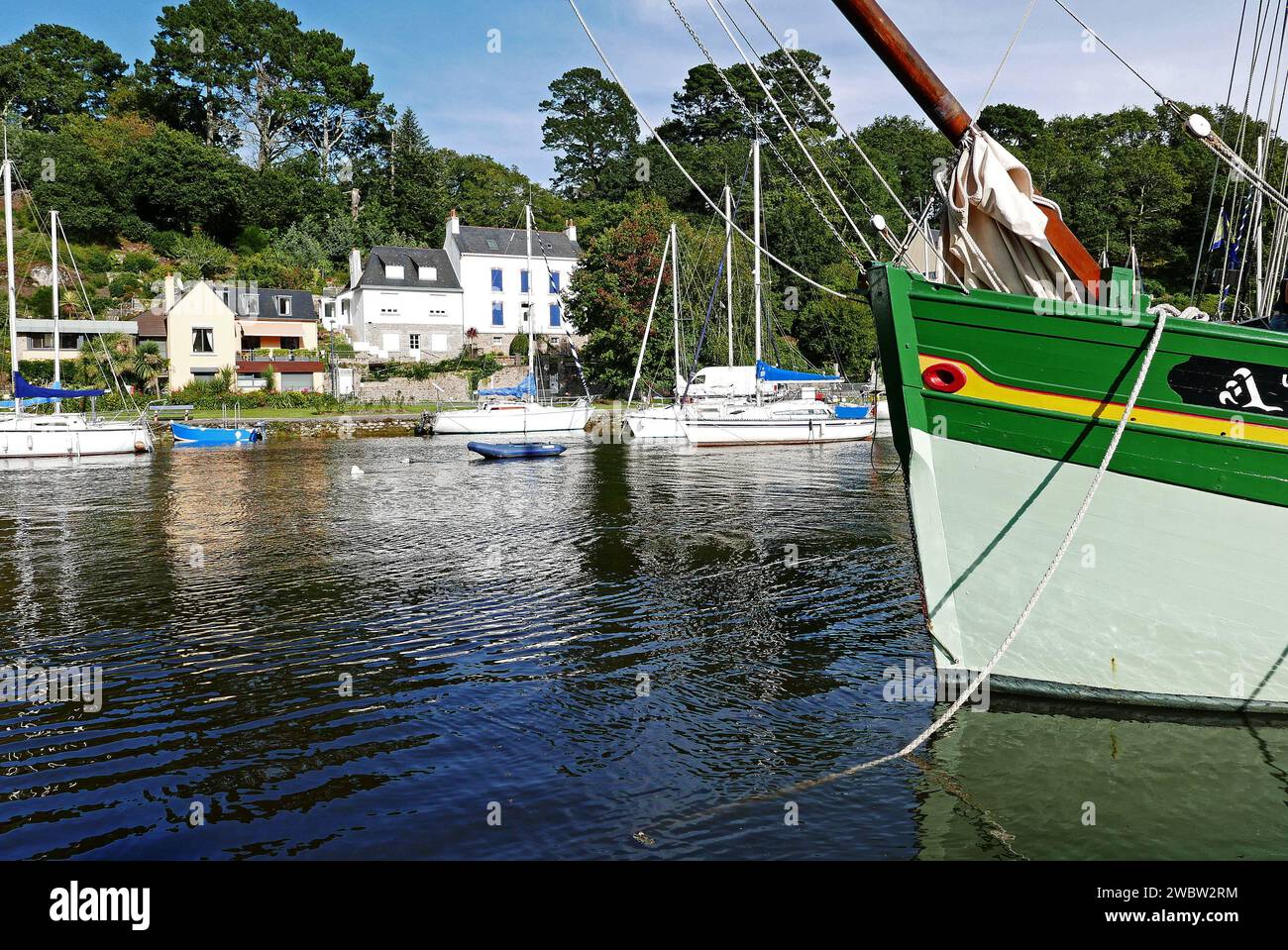 Cap-Sizun, Belle Angele party, Pont-Aven port, Finistere, Bretagne ...