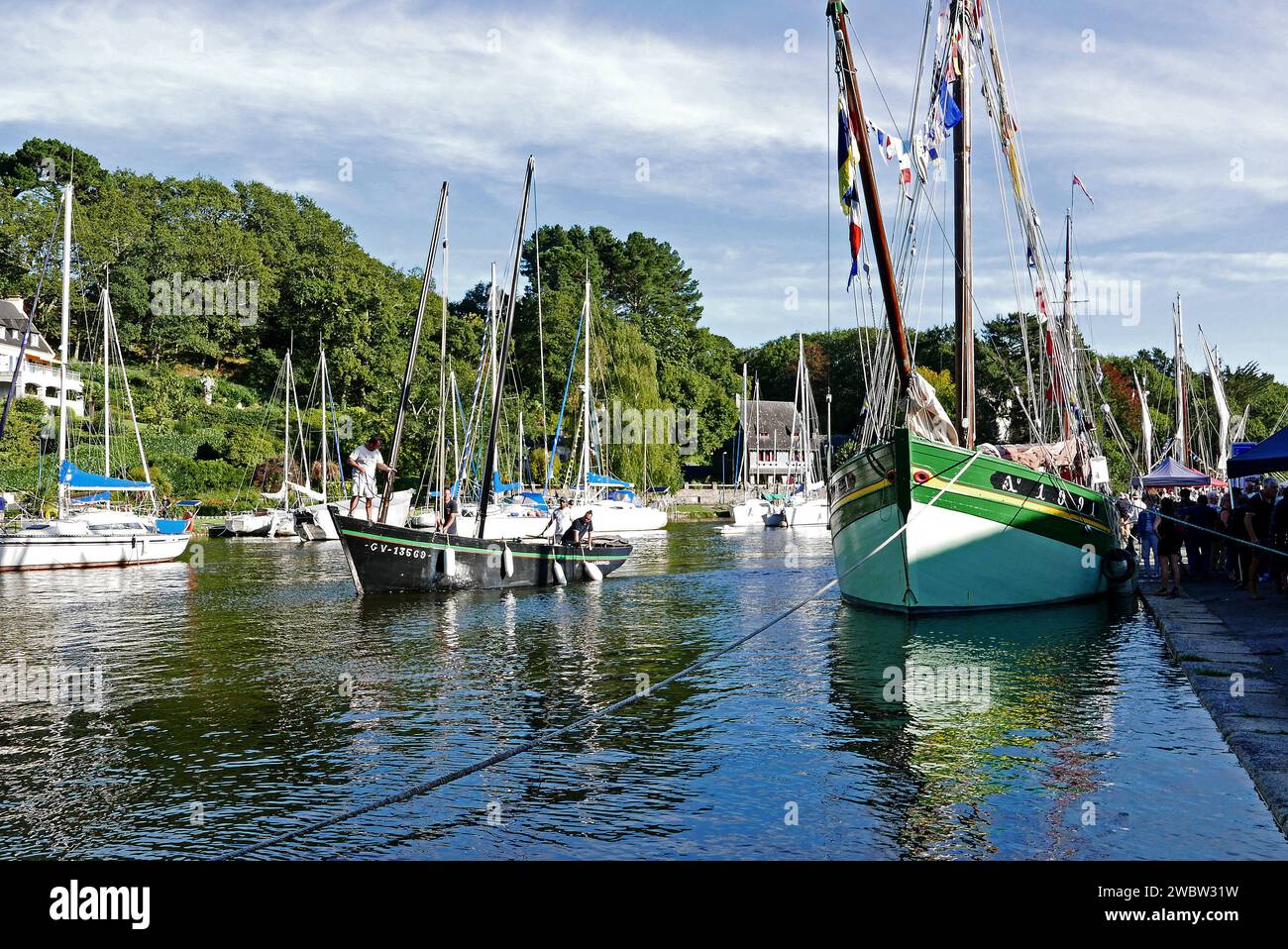 Cap-Sizun, Belle Angele party, Pont-Aven port, Finistere, Bretagne ...