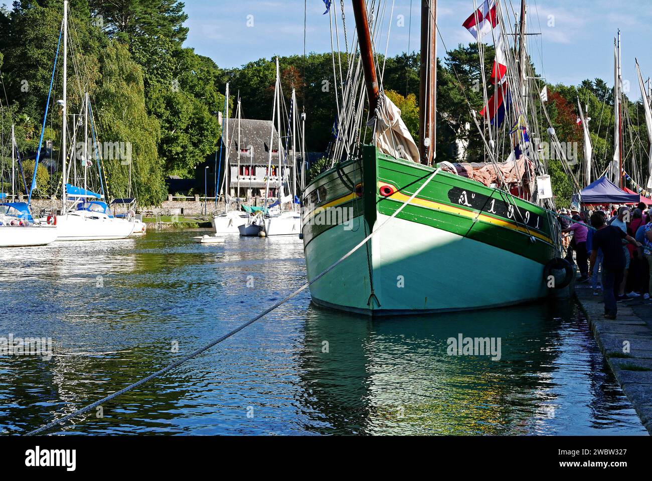 Cap-Sizun, Belle Angele party, Pont-Aven port, Finistere, Bretagne ...