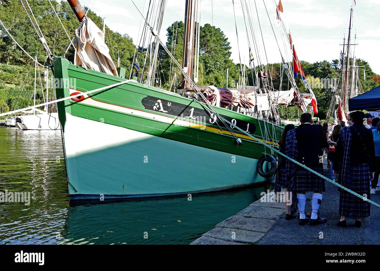 Cap-Sizun, Belle Angele party, Pont-Aven port, Finistere, Bretagne ...