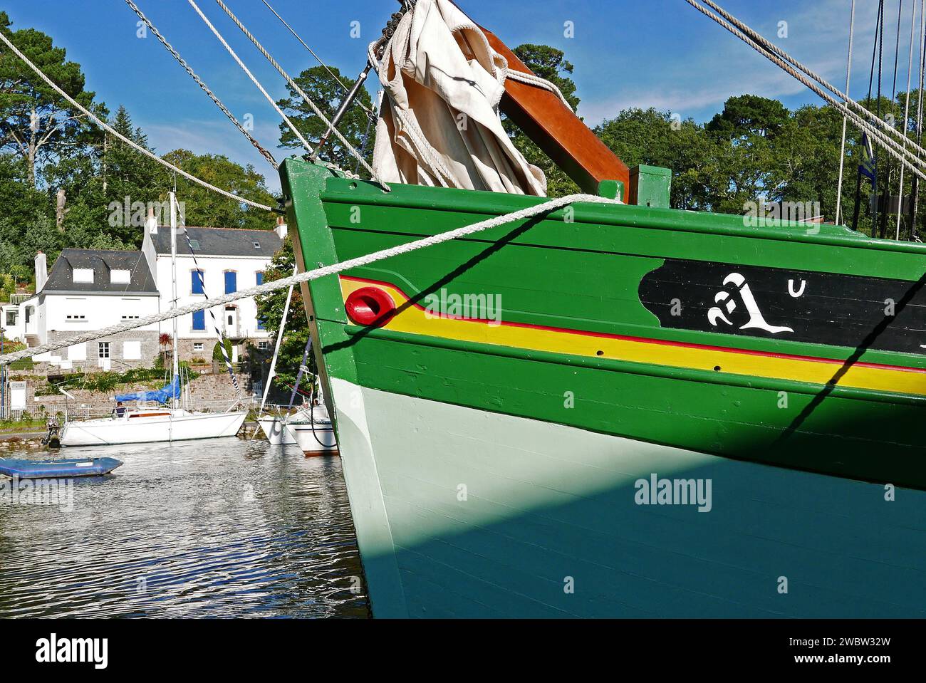 Cap-Sizun, Belle Angele party, Pont-Aven port, Finistere, Bretagne ...