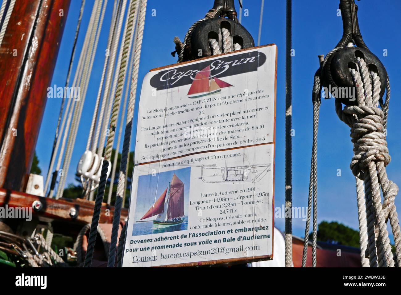 Cap-Sizun, Belle Angele party, Pont-Aven port, Finistere, Bretagne ...