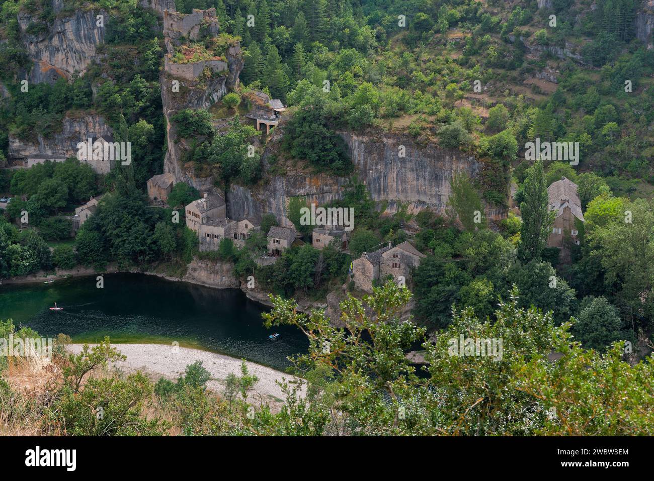 le village médieval de Sainte enimie au coeur de la vallée du Tarn et l ...