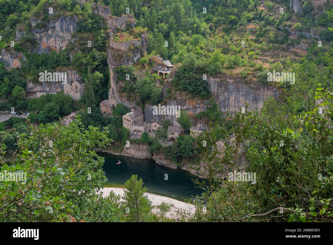le village médieval de Sainte enimie au coeur de la vallée du Tarn et l ...