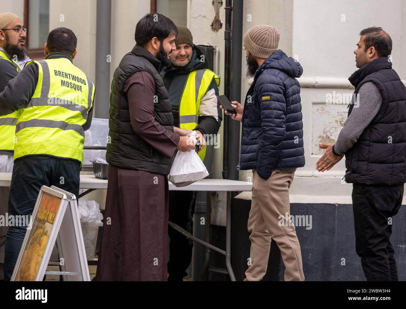 Friday Muslim Prayers and food distribution at Brentwood Mosque Essex ...