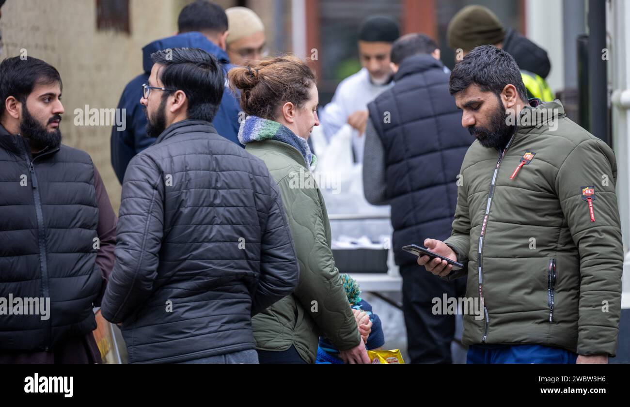 Friday Muslim Prayers and food distribution at Brentwood Mosque Essex ...