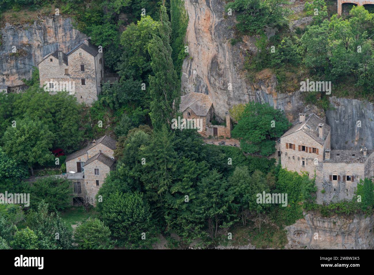 le village médieval de Sainte enimie au coeur de la vallée du Tarn et l ...