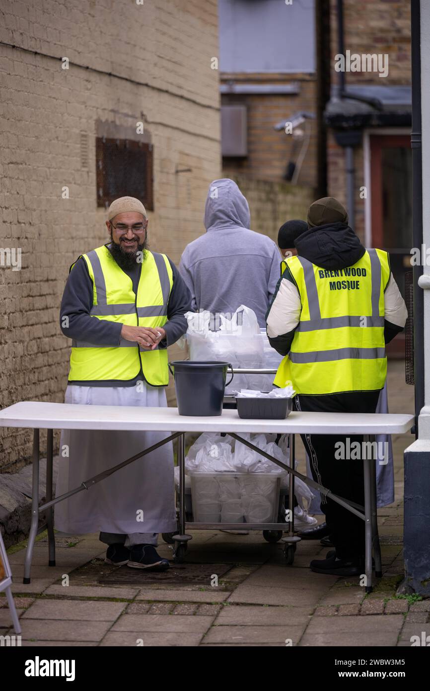 Friday Muslim Prayers and food distribution at Brentwood Mosque Essex ...