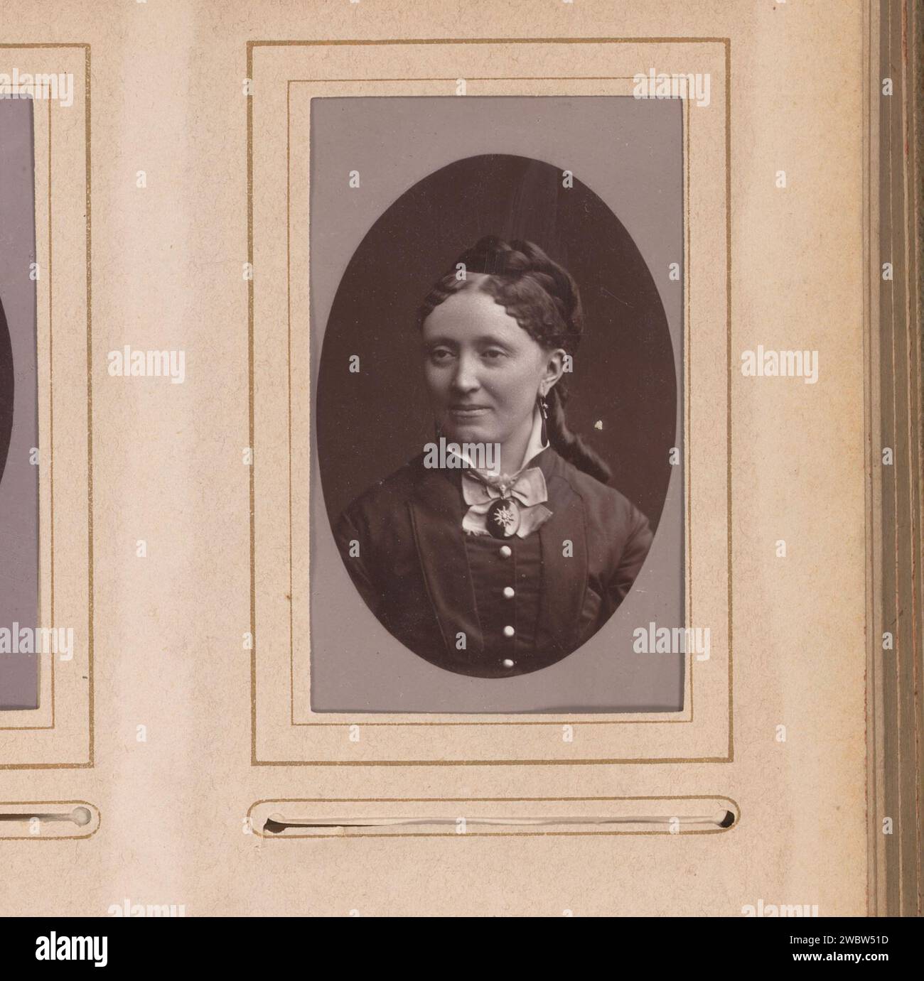 Portrait of a woman, Beernaert Frères, 1872 - 1889 Photograph. visit ...