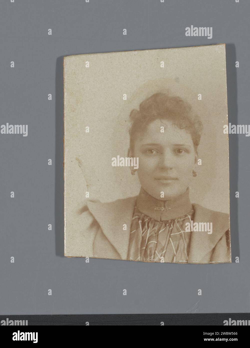 Portrait of possibly Marie Jordan, Max Cosman, c. 1881 - c. 1903 ...