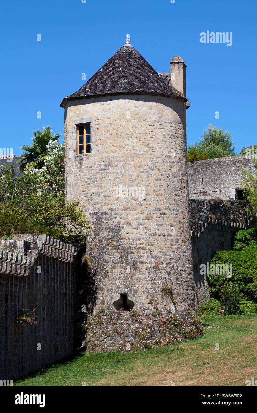 The Névet tower along the ramparts of Quimper seen from Place Alexandre ...