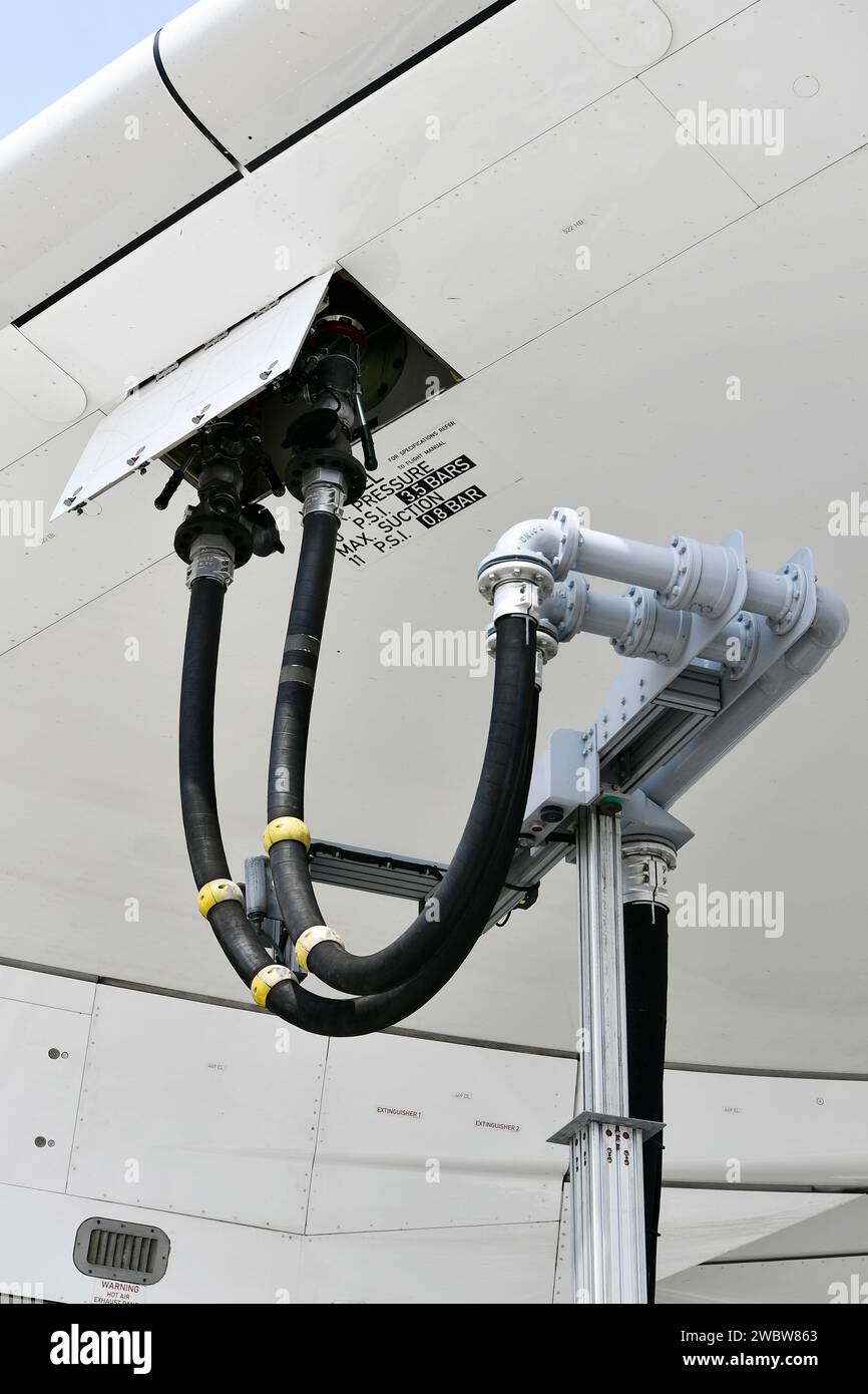 Tanking hi-res stock photography and images - Alamy