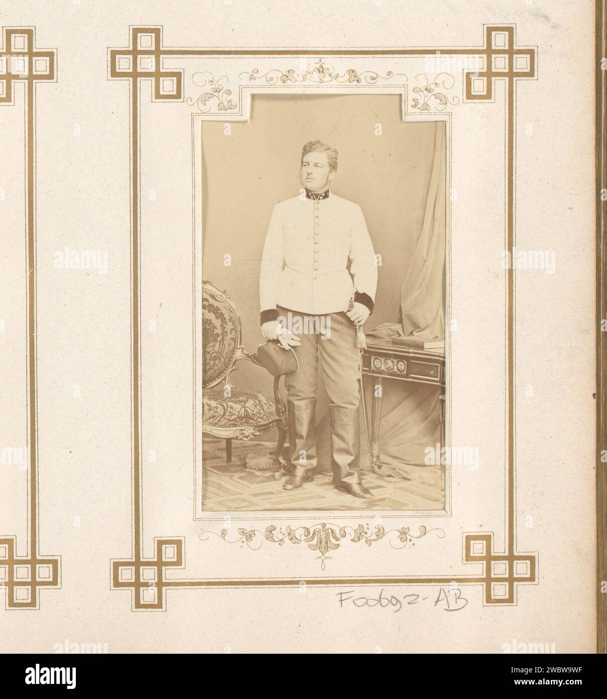 PortraT van Een Man in uniform, Ludwig Angerer, 1865 - 1875 Photograph ...