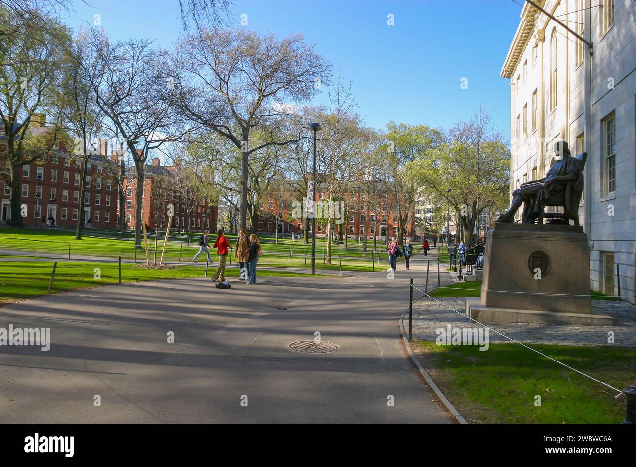 Cambridge, Massachusetts, USA, John Harvard statue, Harvard Yard ...