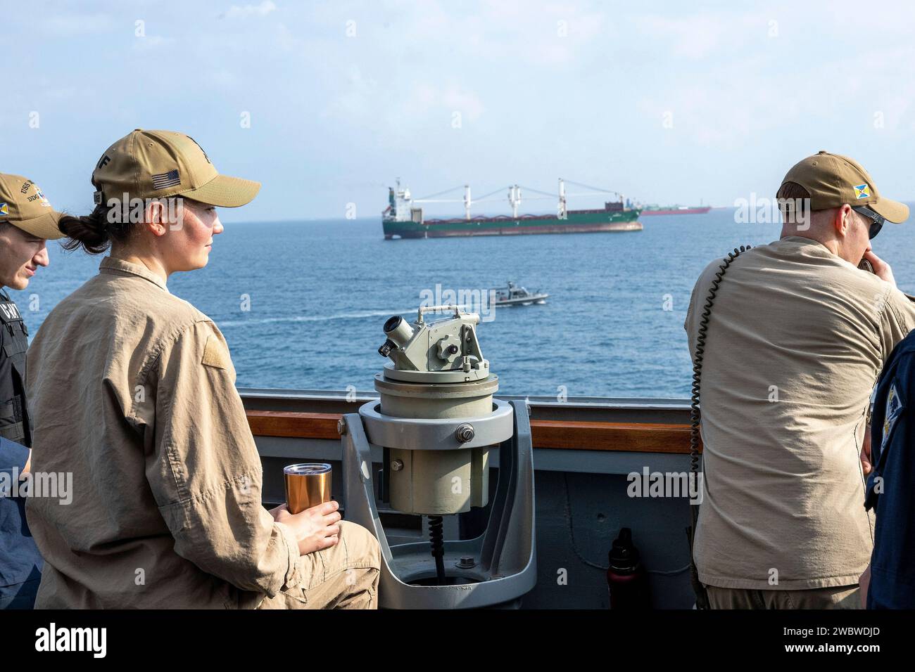 Arleigh burke class guided missile destroyer uss mason red sea ...