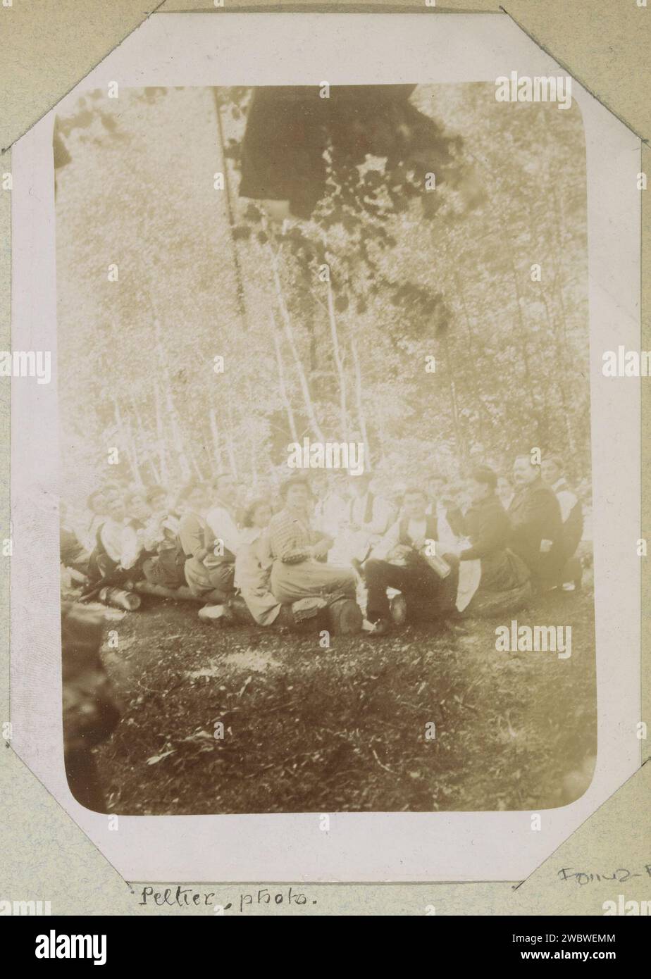 Picnic in 1900 hi-res stock photography and images - Alamy