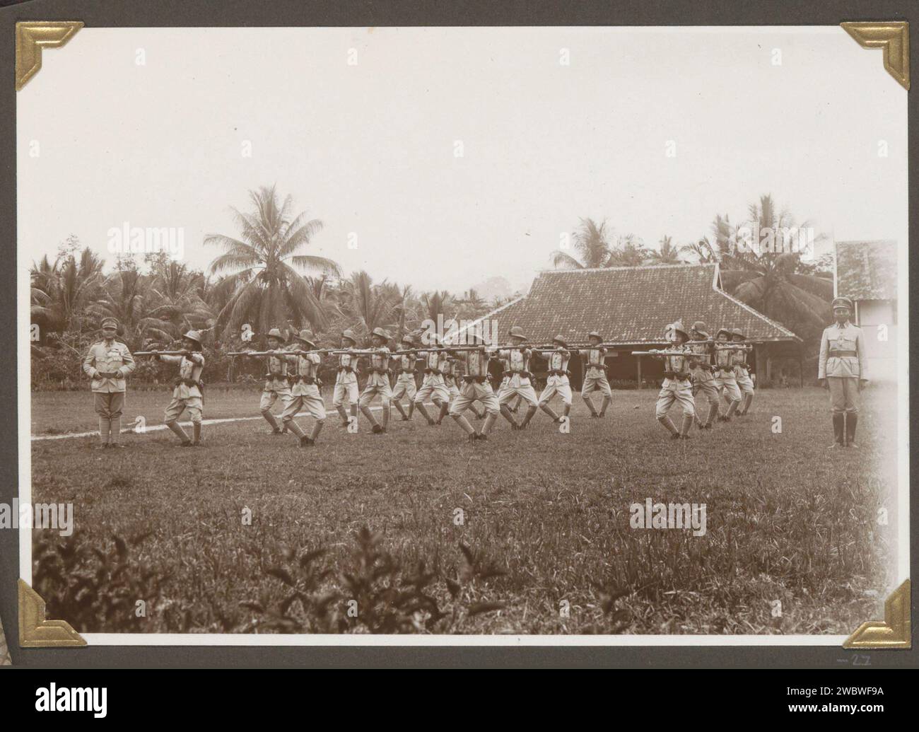 Police officers do gymnastics exercises with Karabijn in Lampong, 1932 ...