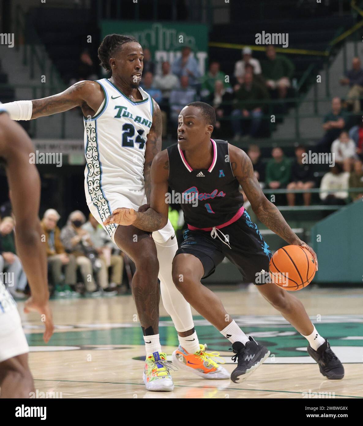 New Orleans, USA. 11th Jan, 2024. Florida Atlantic Owls guard Johnell ...