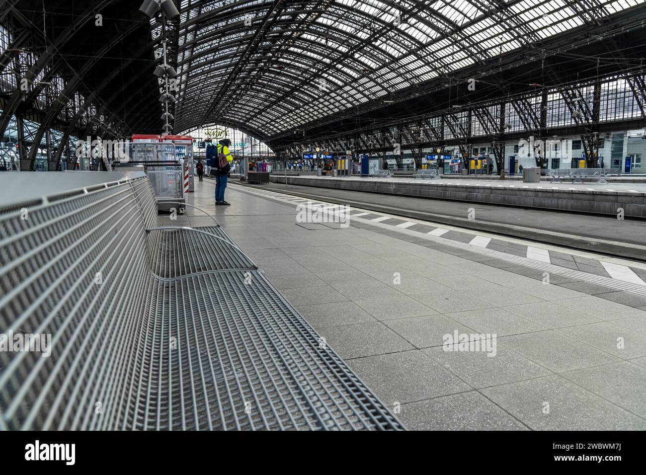3-day strike by the railway union GDL, only very few local and long ...