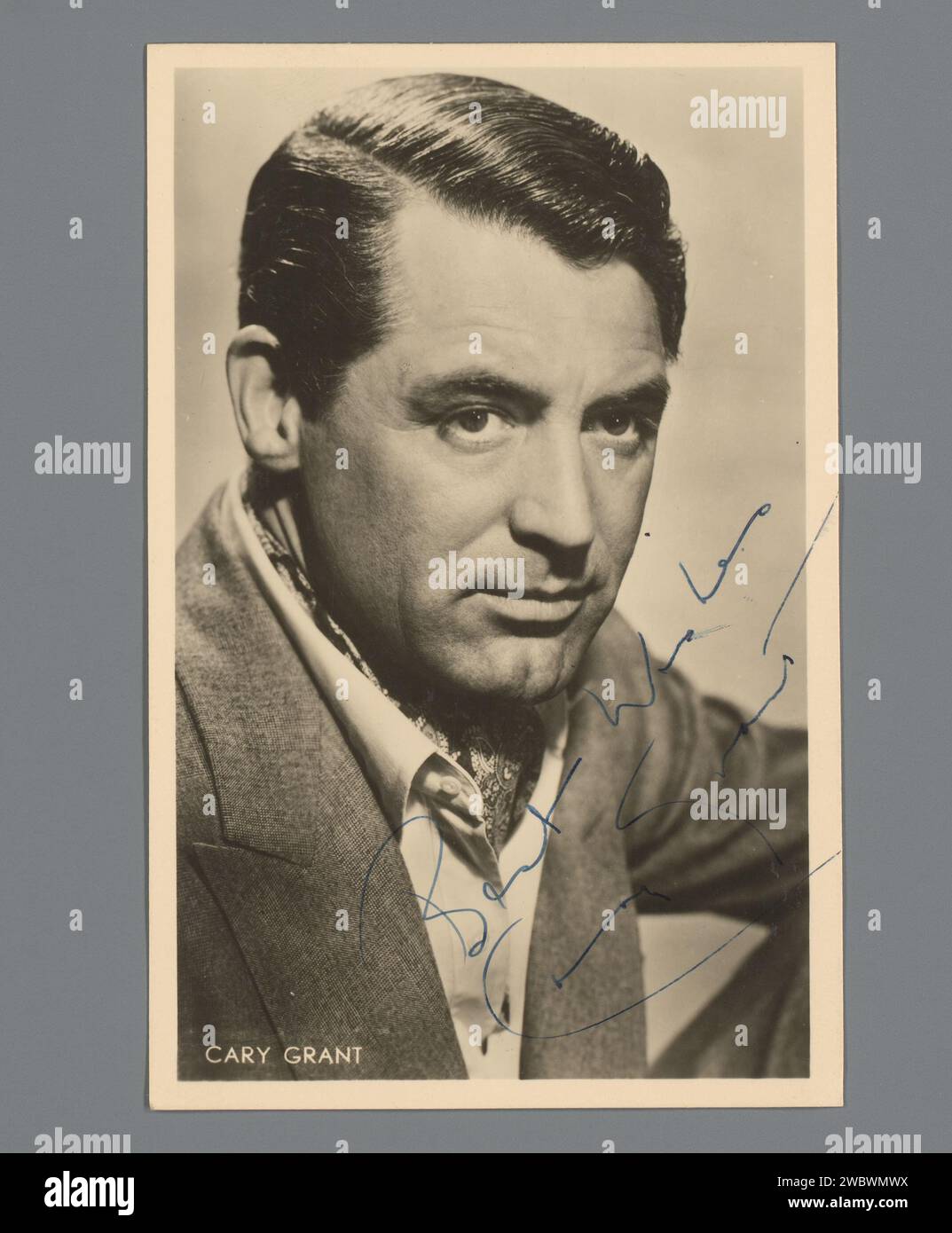 PORTRET Van of actor coary, c. 1930 - C. 1940 photograph Signed by Cary Grant. Hollywood Baryta ...