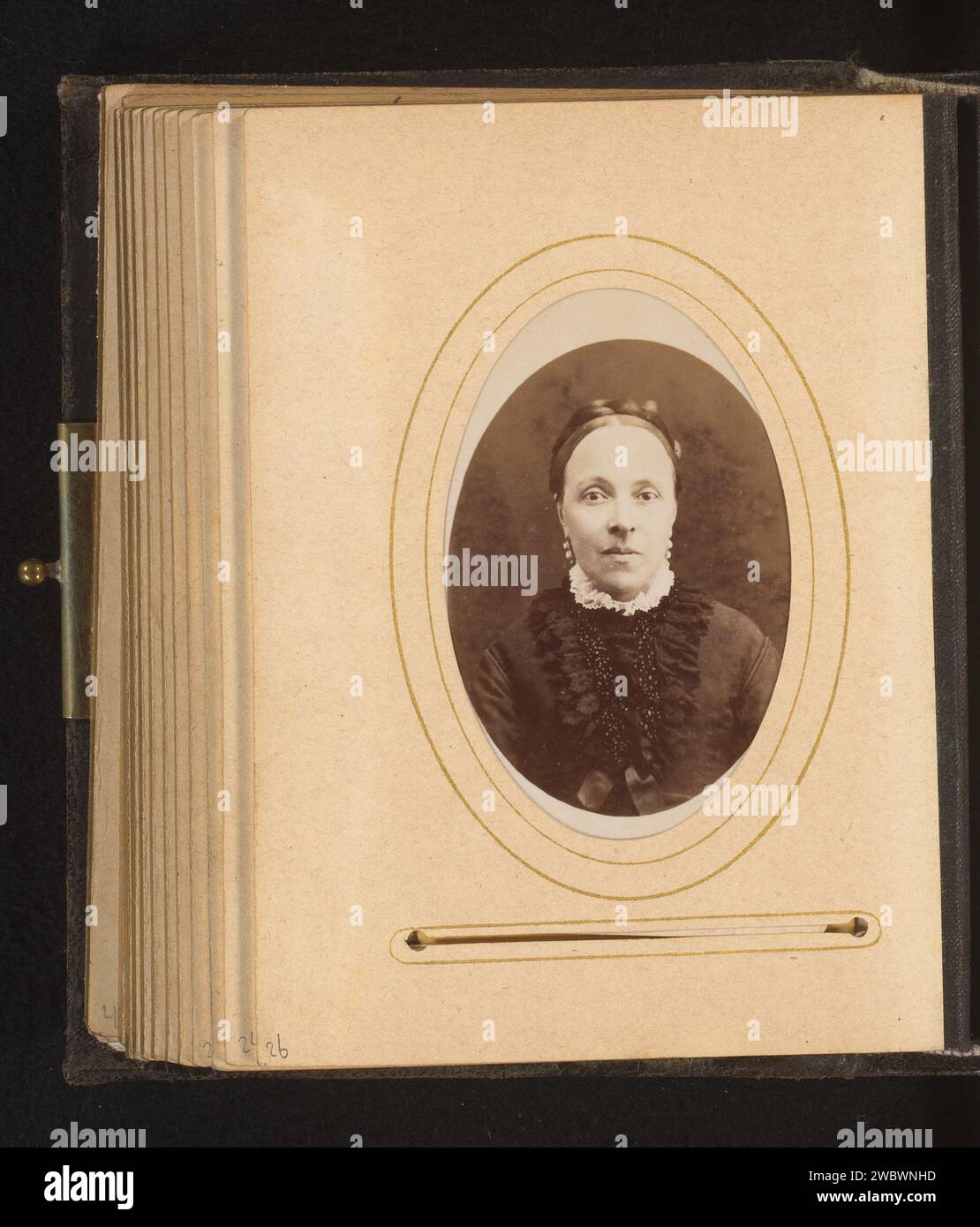 Portrait of a woman, Jan Frederik Rienks, 1870 - 1900 Photograph. visit ...