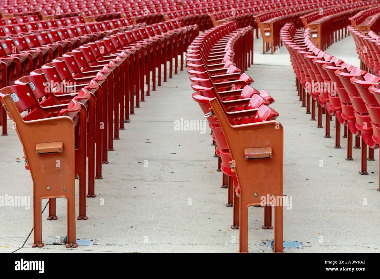 Red chairs stadion hi-res stock photography and images - Alamy