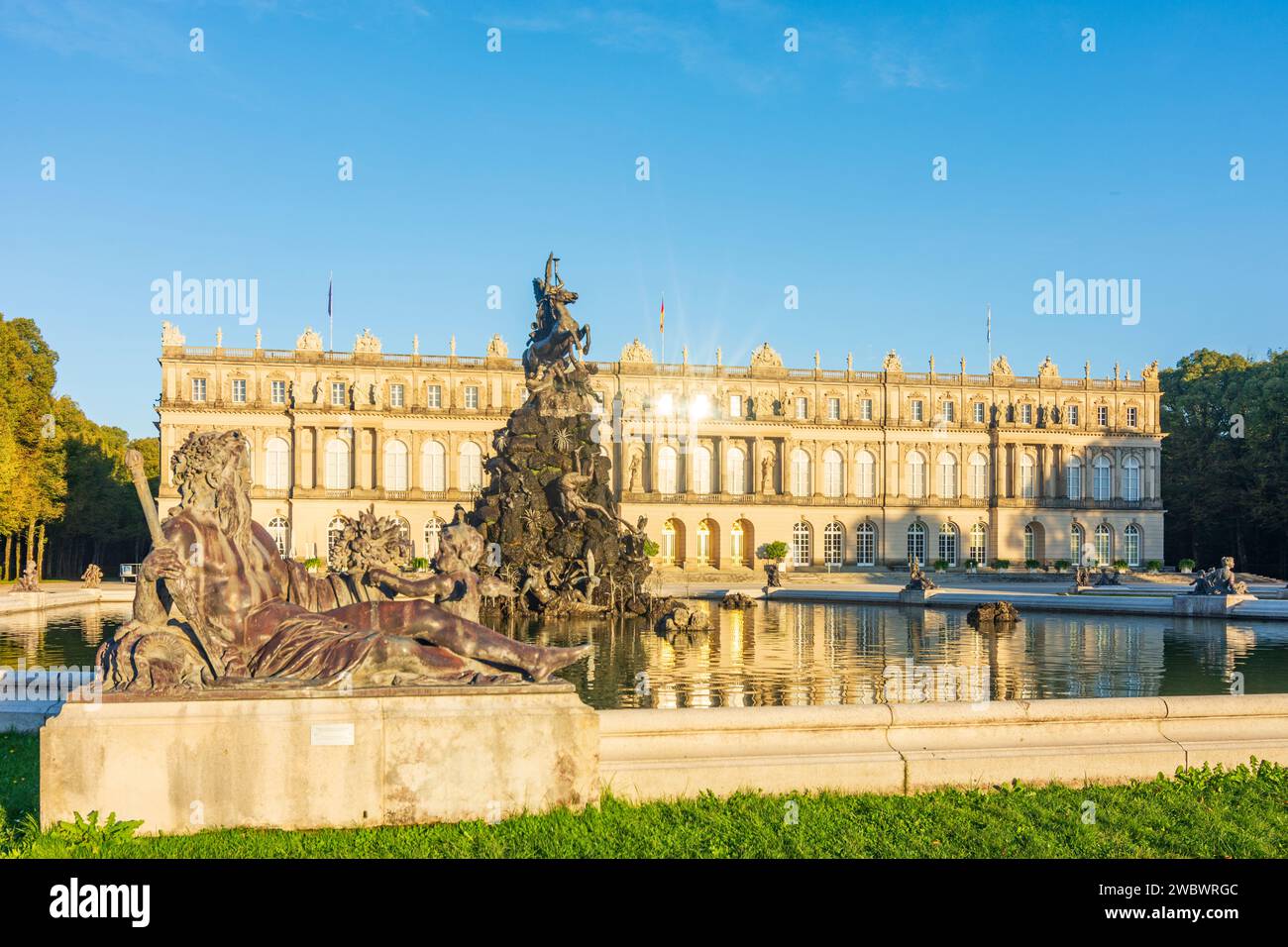 Chiemsee: palace Neues Schloss Herrenchiemsee Castle, formal garden ...