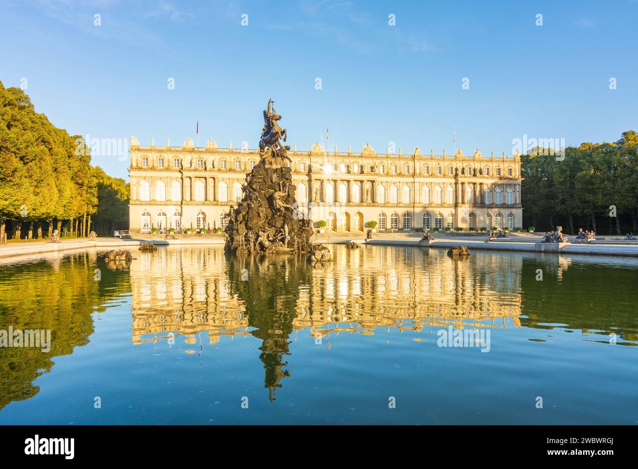 Chiemsee: palace Neues Schloss Herrenchiemsee Castle, formal garden ...