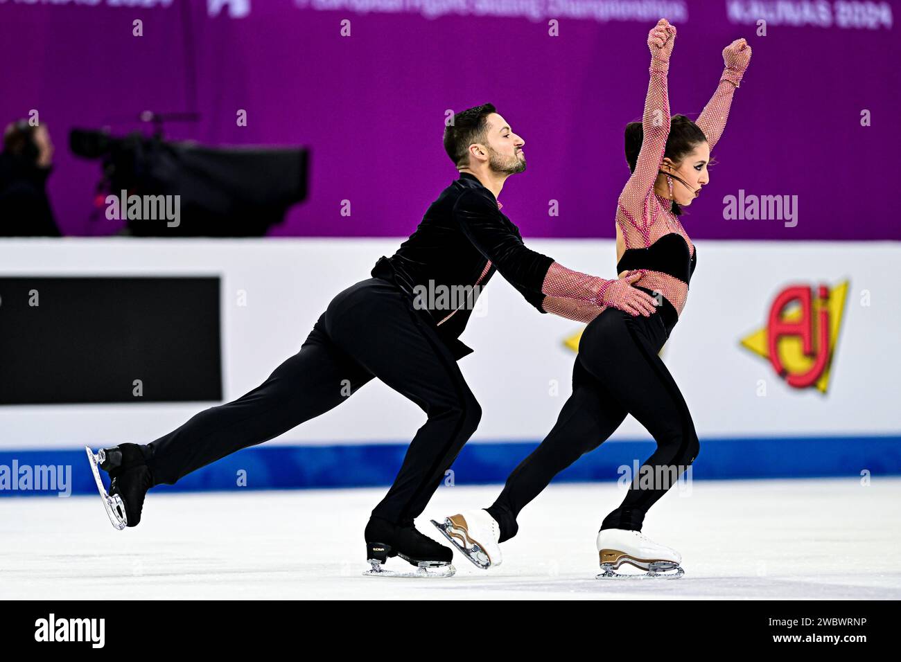 Lilah FEAR & Lewis GIBSON (GBR), during Ice Dance Rhythm Dance, at the ...