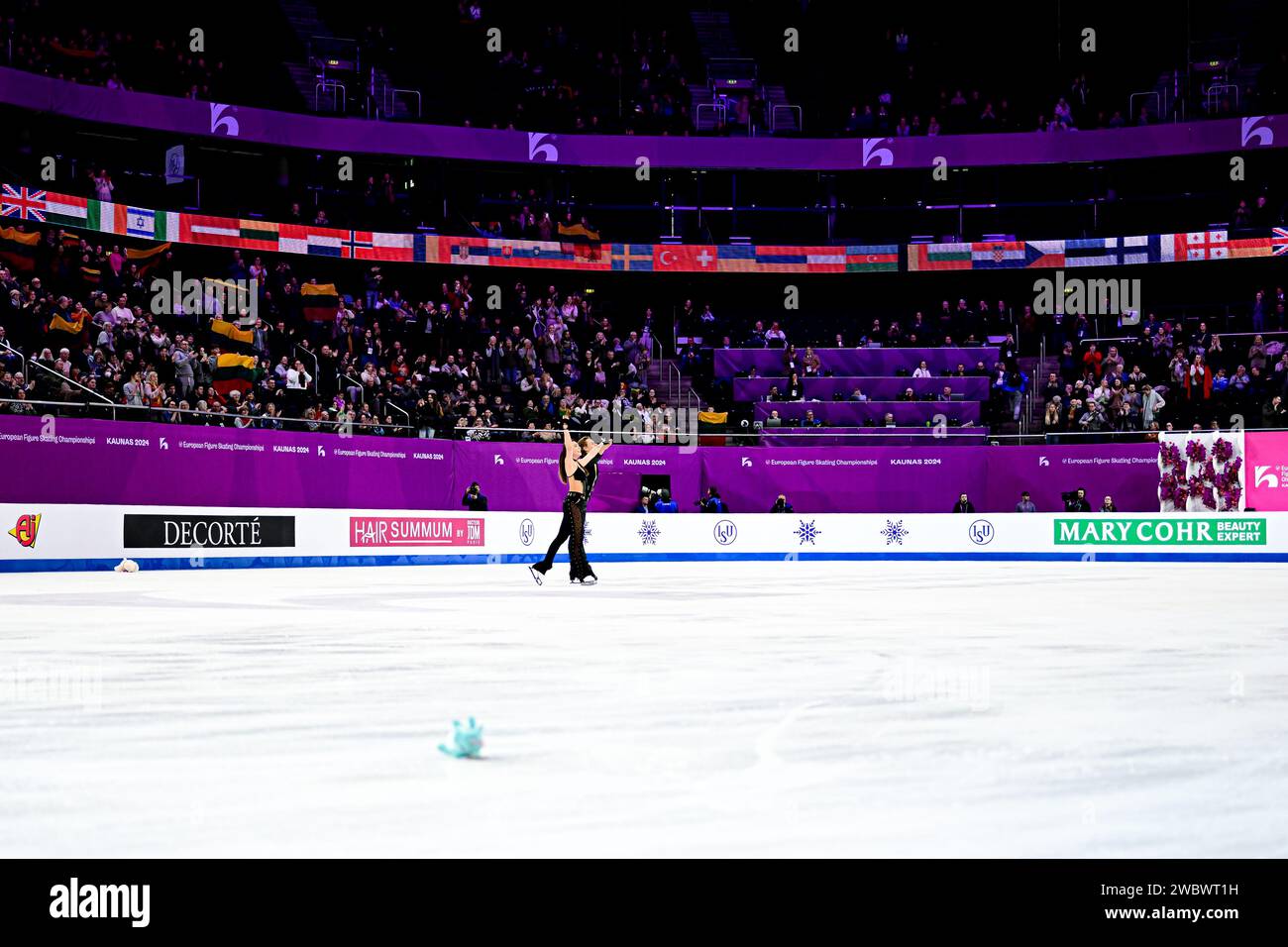 Allison REED & Saulius AMBRULEVICIUS (LTU), during Ice Dance Rhythm ...