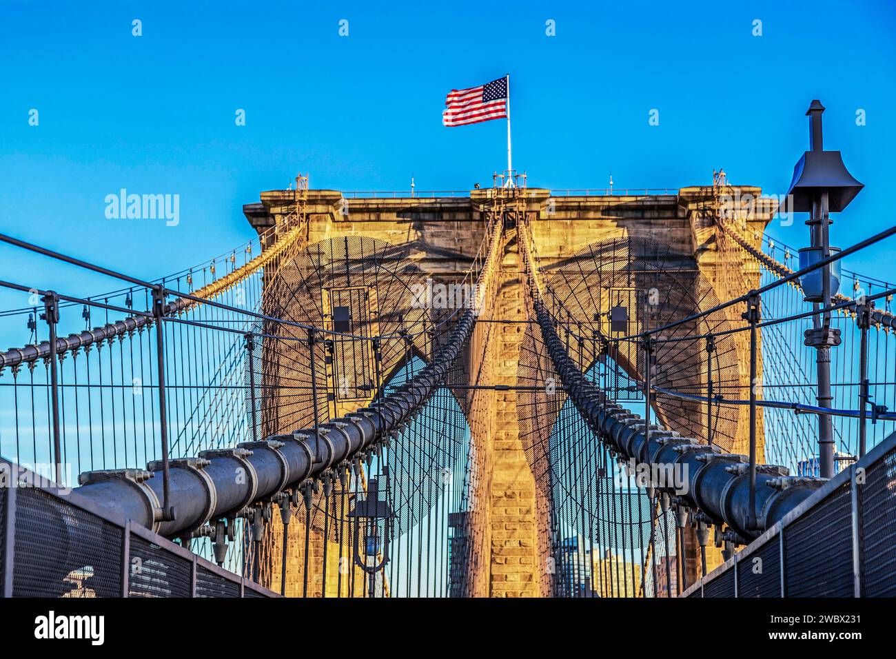 Building american bridge in hi-res stock photography and images - Alamy