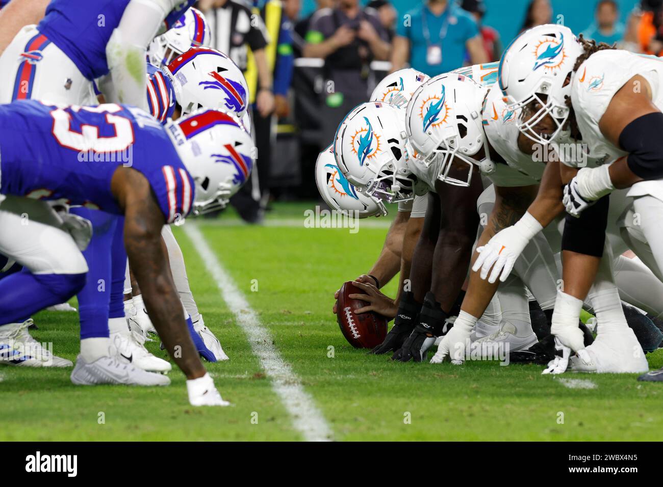 Bills defeated dolphins 21 14 hi-res stock photography and images - Alamy