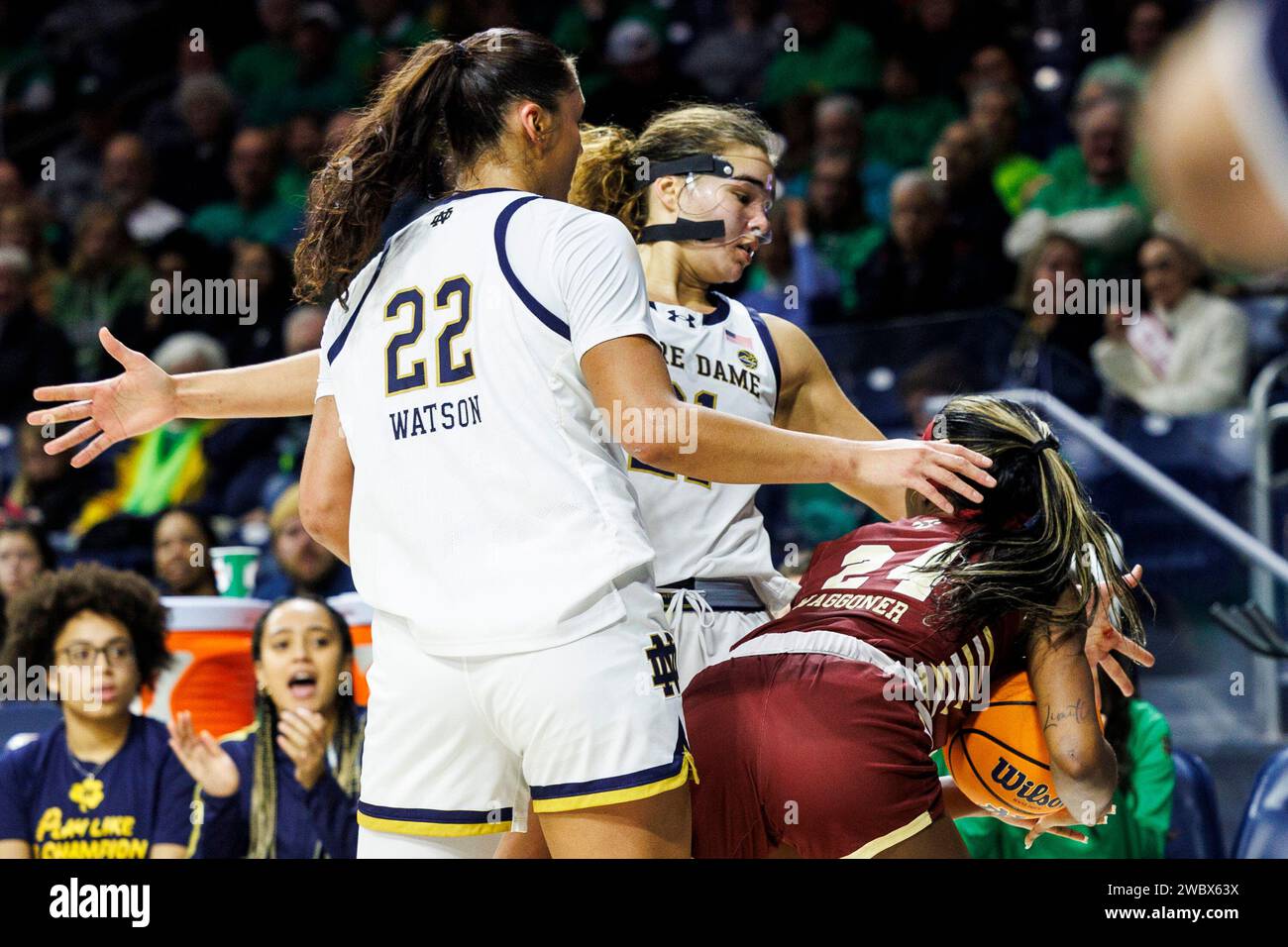 South Bend, Indiana, USA. 11th Jan, 2024. Notre Dame forward Maddy Westbeld (21) and Notre Dame ...