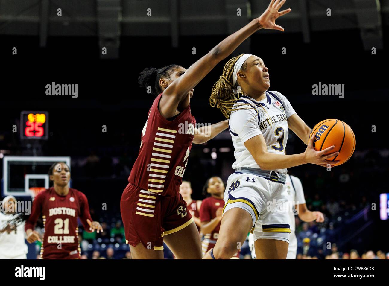 South Bend, Indiana, USA. 11th Jan, 2024. Notre Dame guard Hannah Hidalgo (3) goes up for a shot ...