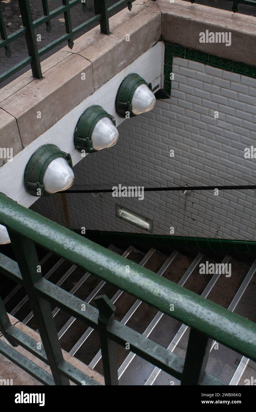 Paris (France) subway entrance Stock Photo - Alamy