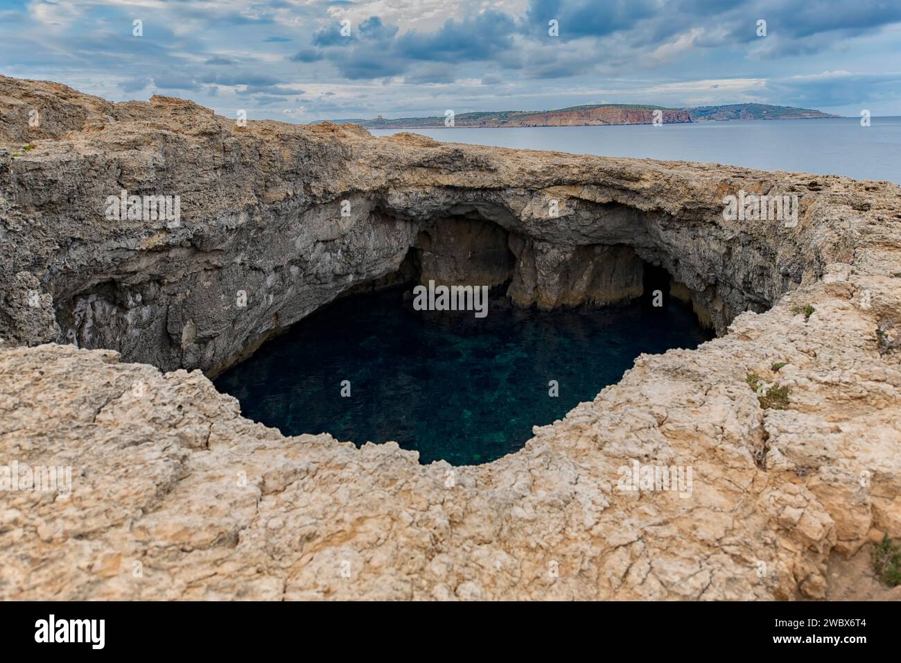 Dragonara cave hi-res stock photography and images - Alamy
