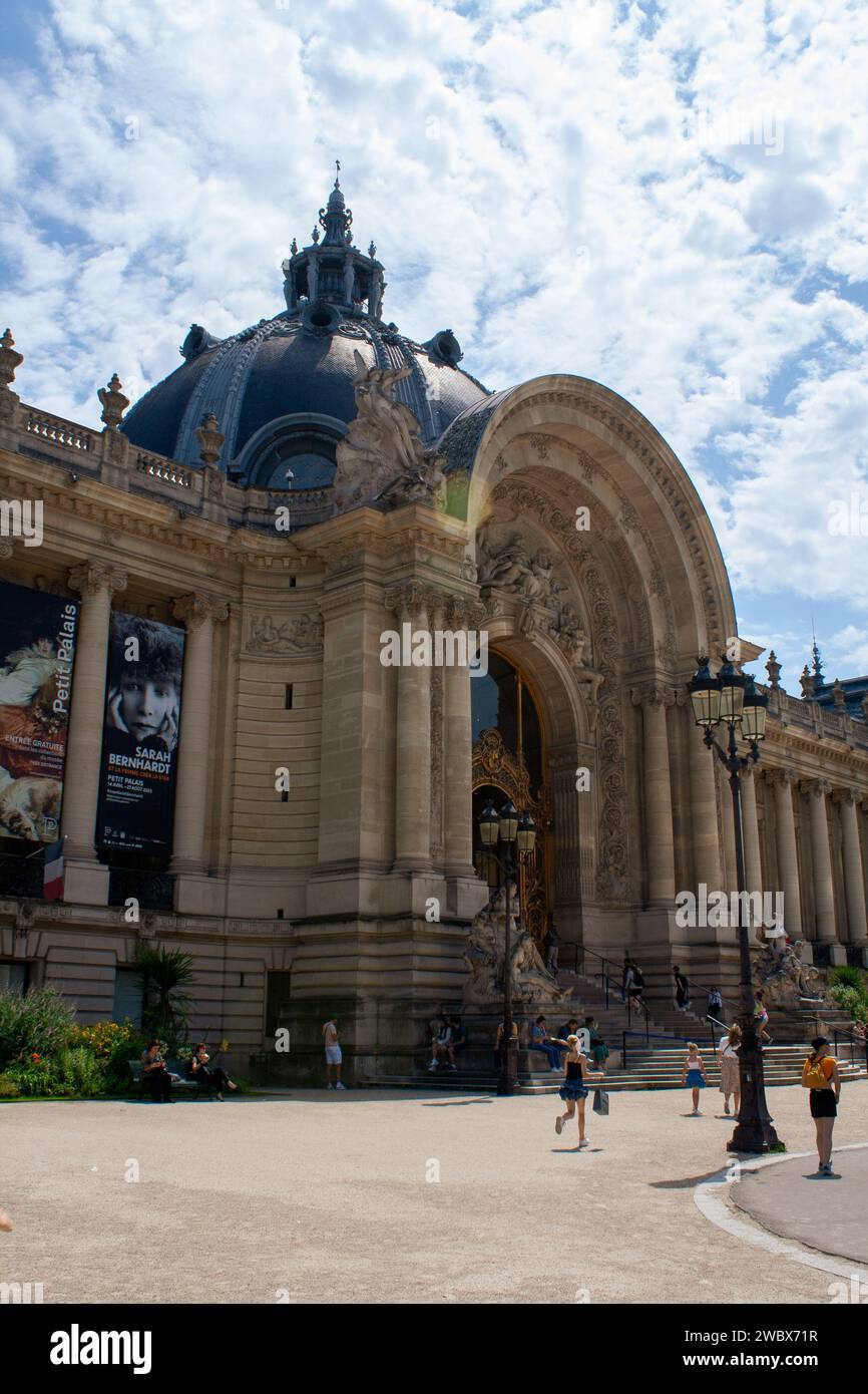 Small french palace hi-res stock photography and images - Alamy