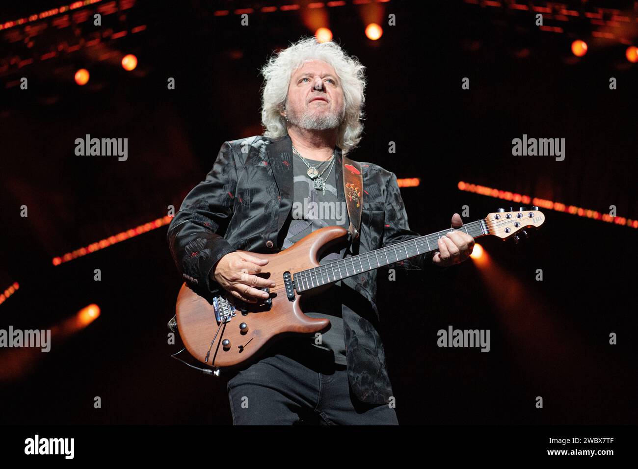 Der US-amerikanischer Gitarrist Steve Lukather von der Band Toto bei ...
