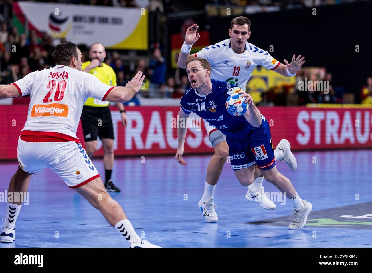 Serbien, Olympiahalle, M?nchen am 12.01.2024, Miljan Pusica (Serbien, #20), Omar Ingi Magnusson ...