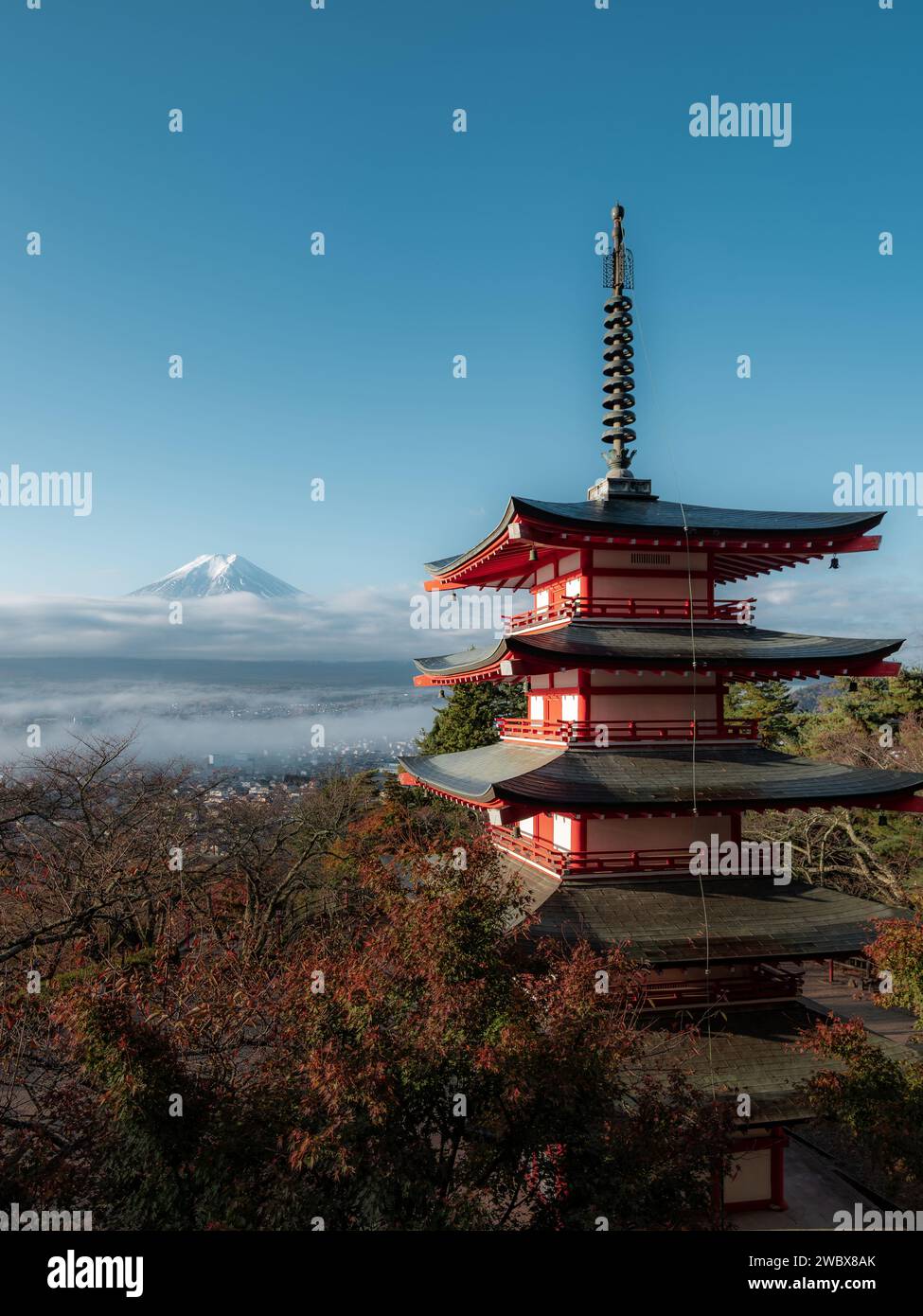 Mount Fuji and Chureito Pagoda at sunrise in autumn season, Fujiyoshida ...