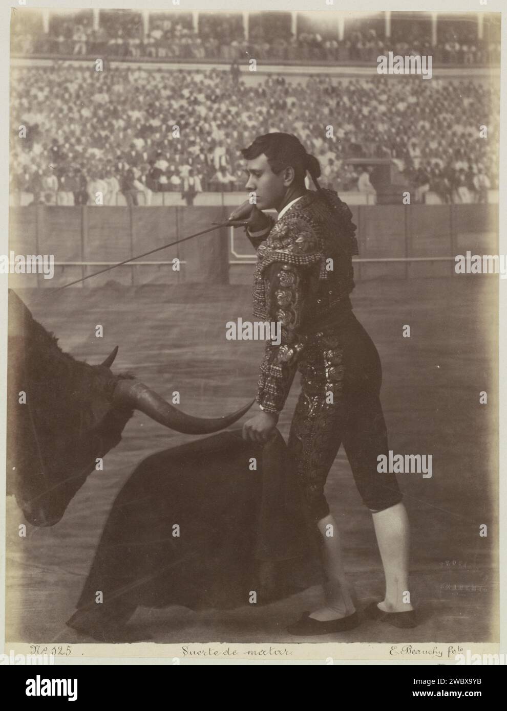 Bullfighter swords matador bull hi-res stock photography and images - Alamy