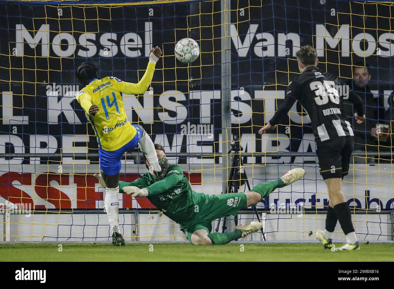 WAALWIJK - (l-r) Chris lokesa of RKC Waalwijk, Heracles Almelo ...